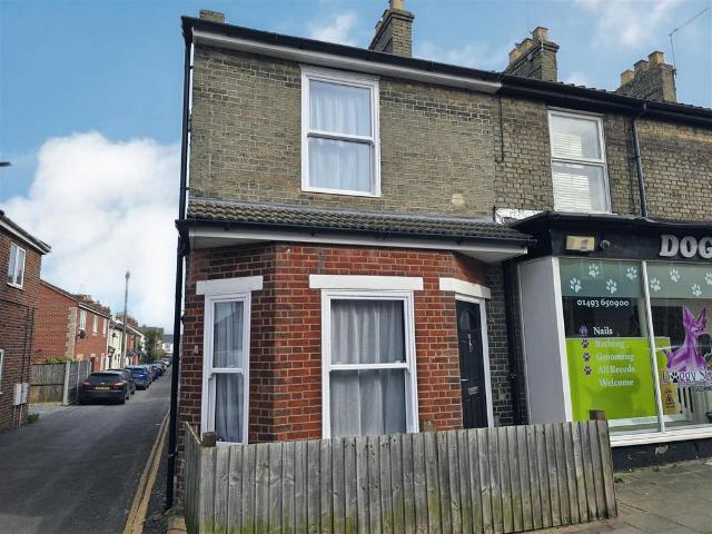 3 bedroom end of terrace house for sale