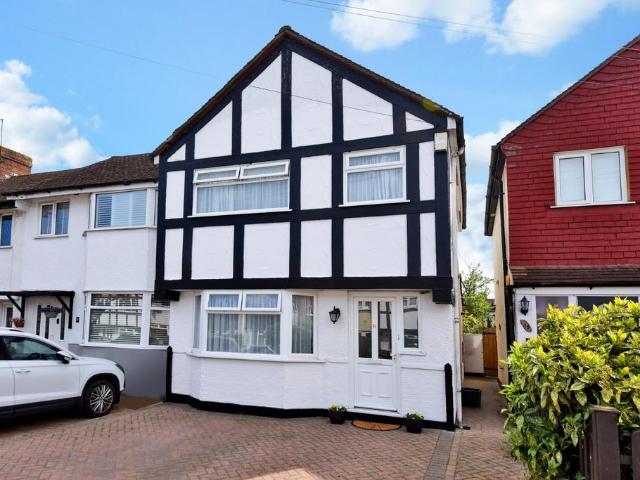 3 bedroom end of terrace house for sale
