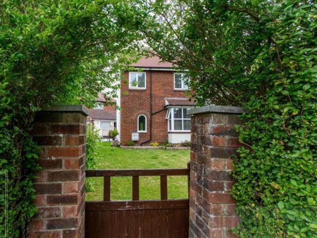 3 bedroom end of terrace house for sale