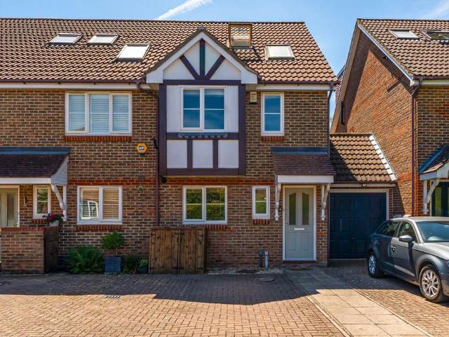 3 bedroom end of terrace house for sale