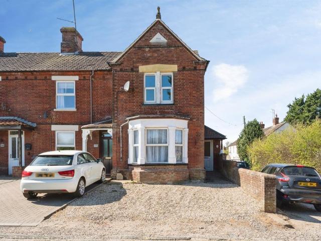 3 bedroom end of terrace house for sale