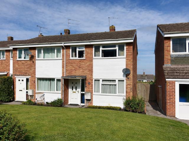 3 bedroom end of terrace house for sale