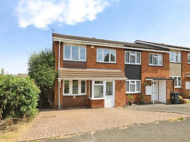3 bedroom end of terrace house for sale