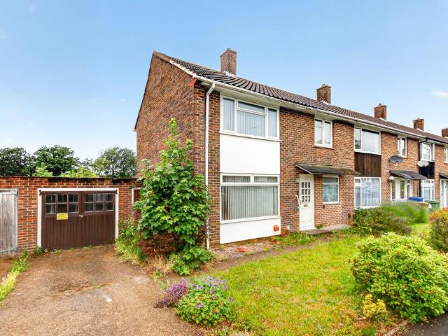 3 bedroom end of terrace house for sale