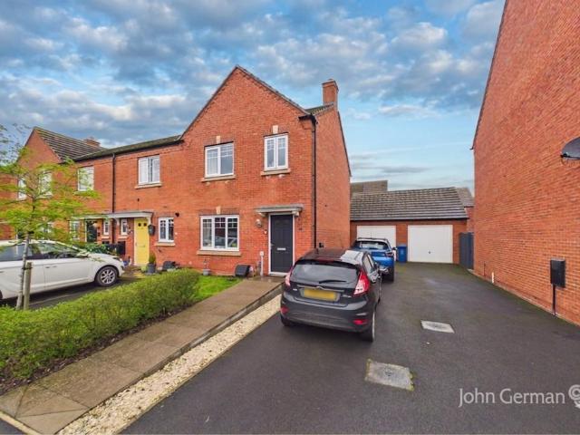 3 bedroom end of terrace house for sale