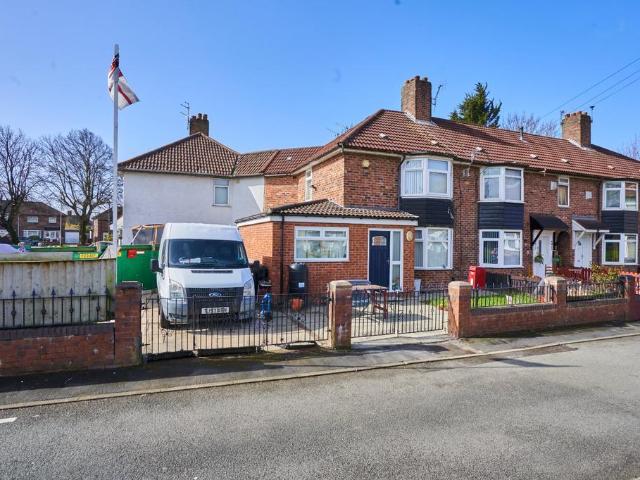 3 bedroom end of terrace house for sale