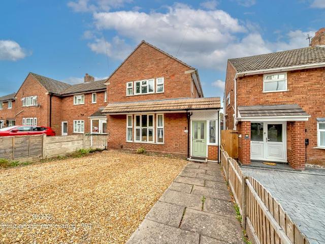 3 bedroom end of terrace house for sale