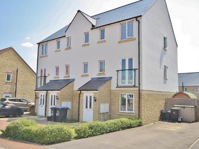 3 bedroom end of terrace house for sale