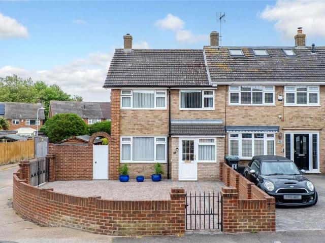 3 bedroom end of terrace house for sale