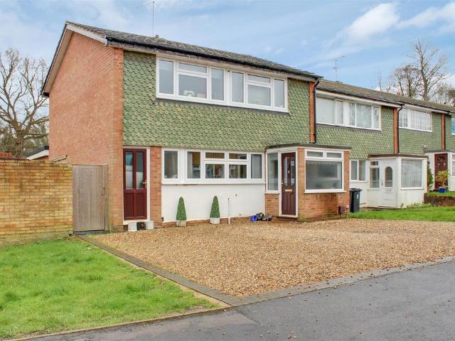 3 bedroom end of terrace house for sale