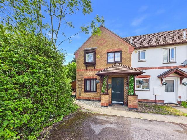 3 bedroom end of terrace house for sale
