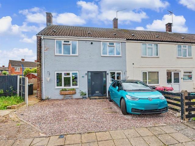 3 bedroom end of terrace house for sale