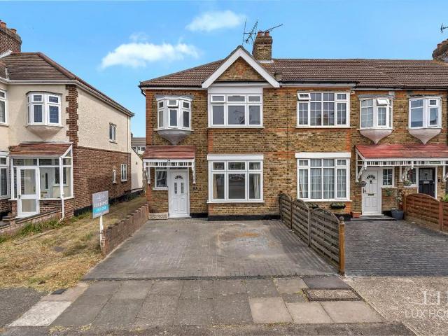 3 bedroom end of terrace house for sale