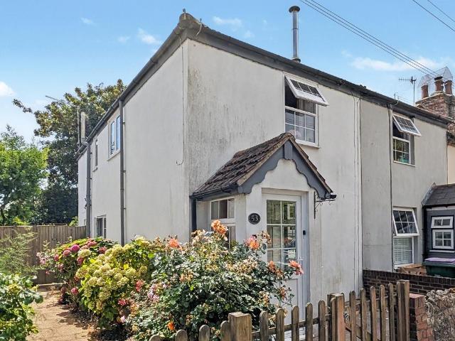 3 bedroom end of terrace house for sale