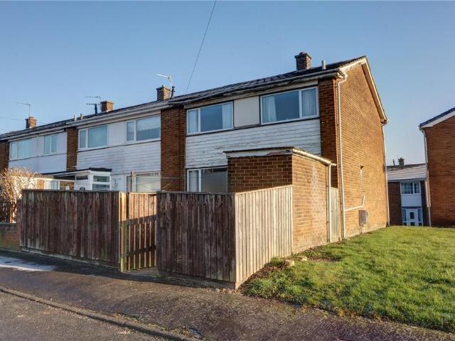3 bedroom end of terrace house for sale