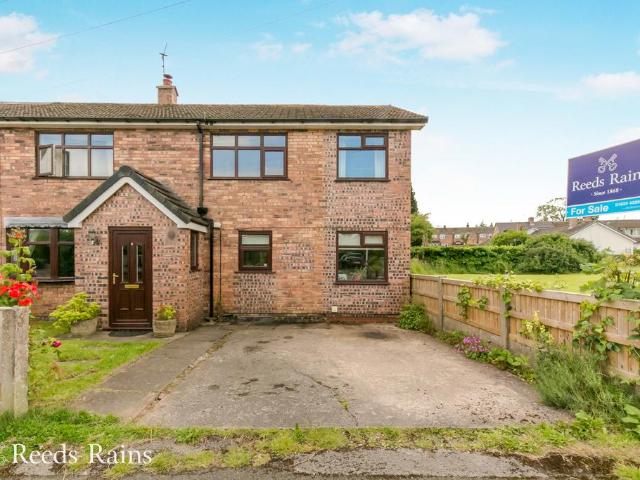 3 bedroom end of terrace house for sale