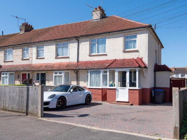 3 bedroom end of terrace house for sale