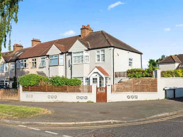 3 bedroom end of terrace house for sale
