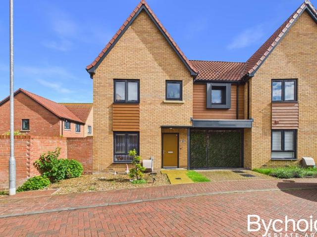 3 bedroom end of terrace house for sale
