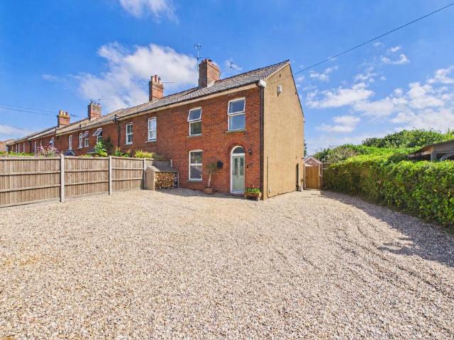 3 bedroom end of terrace house for sale
