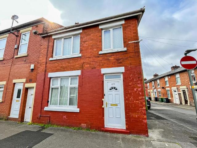 3 bedroom end of terrace house for sale