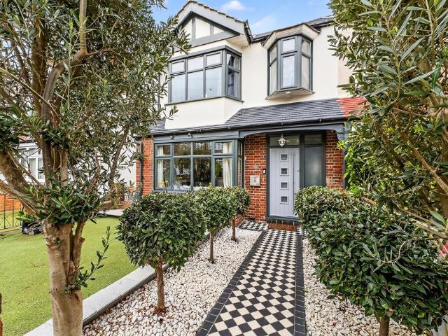 3 bedroom end of terrace house for sale