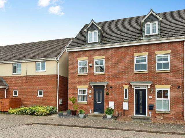 3 bedroom end of terrace house for sale