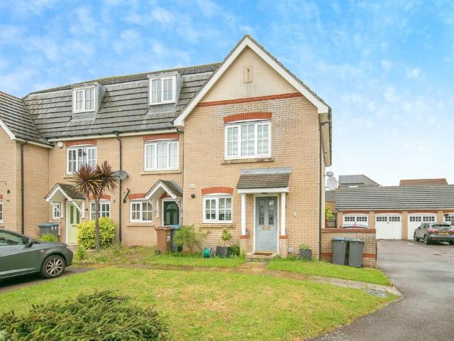 3 bedroom end of terrace house for sale