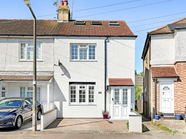 3 bedroom end of terrace house for sale