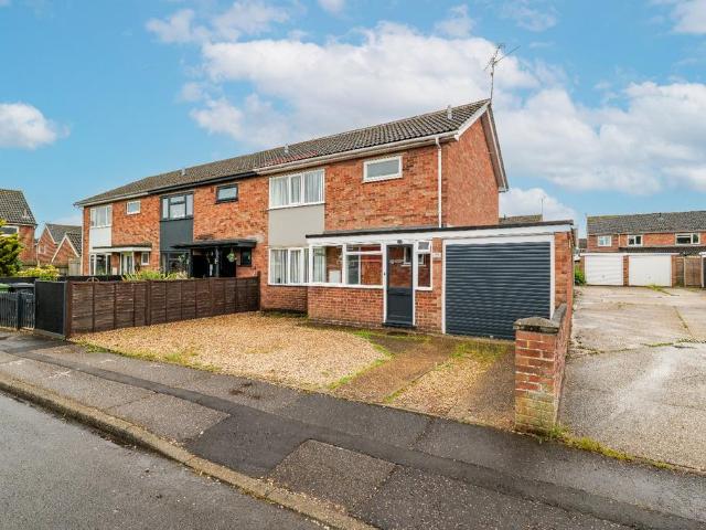 3 bedroom end of terrace house for sale