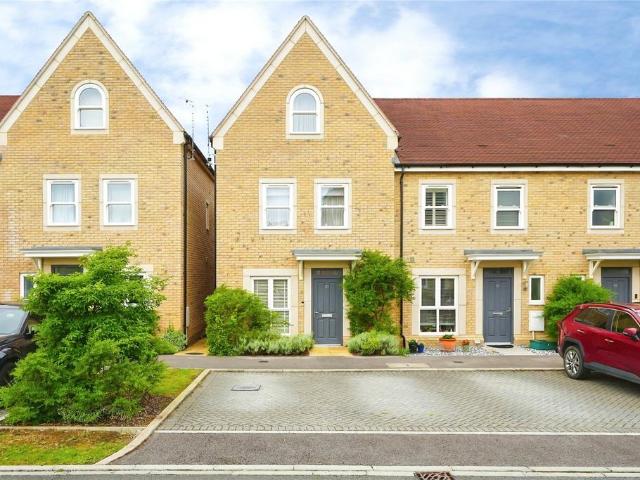 3 bedroom end of terrace house for sale