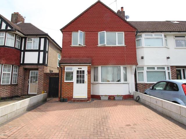 3 bedroom end of terrace house for sale