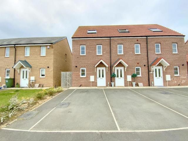 3 bedroom end of terrace house for sale