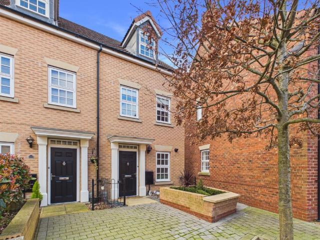 3 bedroom end of terrace house for sale