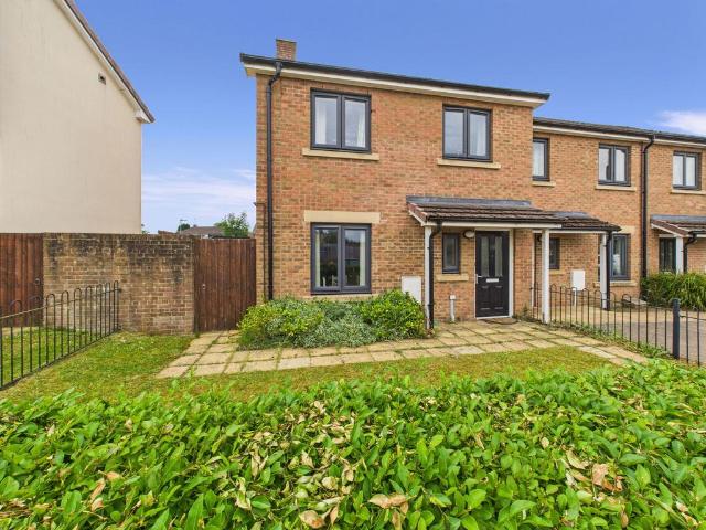 3 bedroom end of terrace house for sale