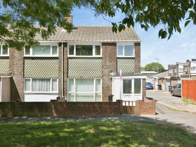 3 bedroom end of terrace house for sale