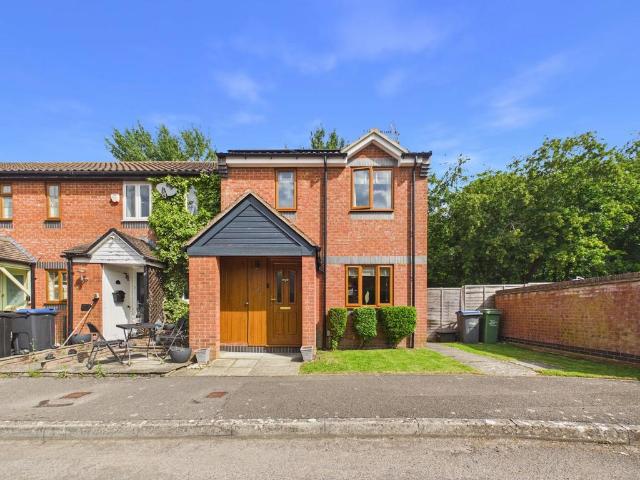 3 bedroom end of terrace house for sale