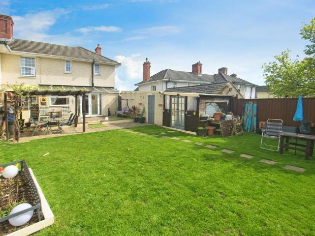 3 bedroom end of terrace house for sale