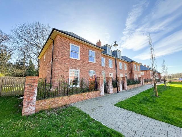 3 bedroom end of terrace house for sale