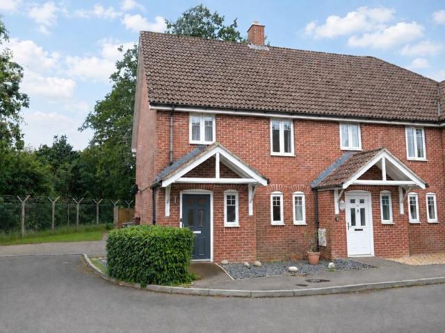 3 bedroom end of terrace house for sale