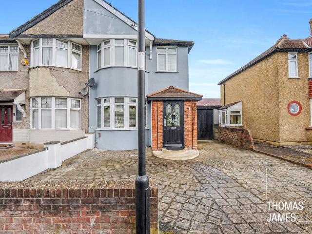 3 bedroom end of terrace house for sale