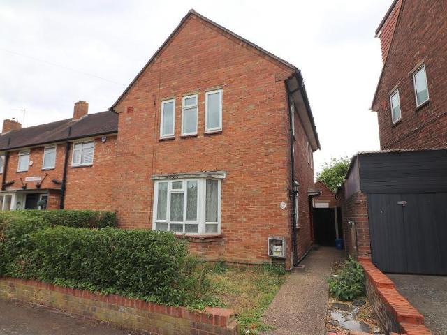 3 bedroom end of terrace house for sale