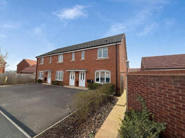 3 bedroom end of terrace house for sale