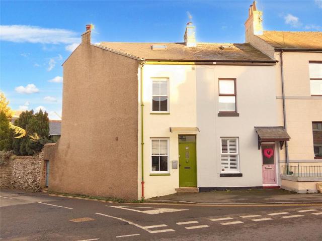 3 bedroom end of terrace house for sale