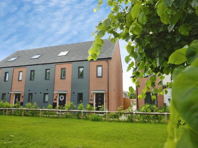 3 bedroom end of terrace house for sale