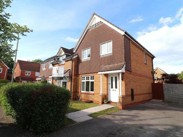 3 bedroom end of terrace house for sale