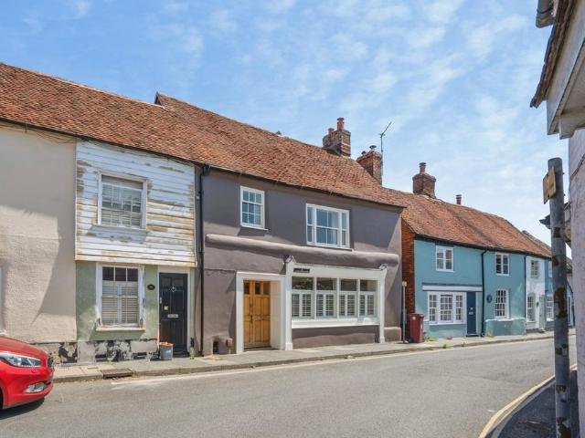 3 bedroom end of terrace house for sale