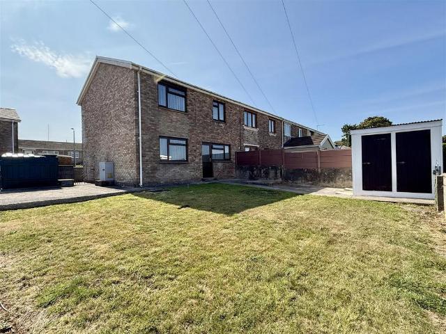 3 bedroom end of terrace house for sale