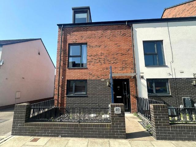 3 bedroom end of terrace house for sale