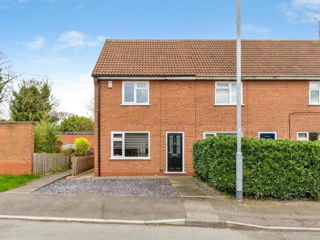3 bedroom end of terrace house for sale
